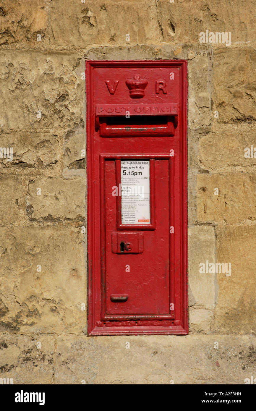 Victorian inset postbox hi-res stock photography and images - Alamy