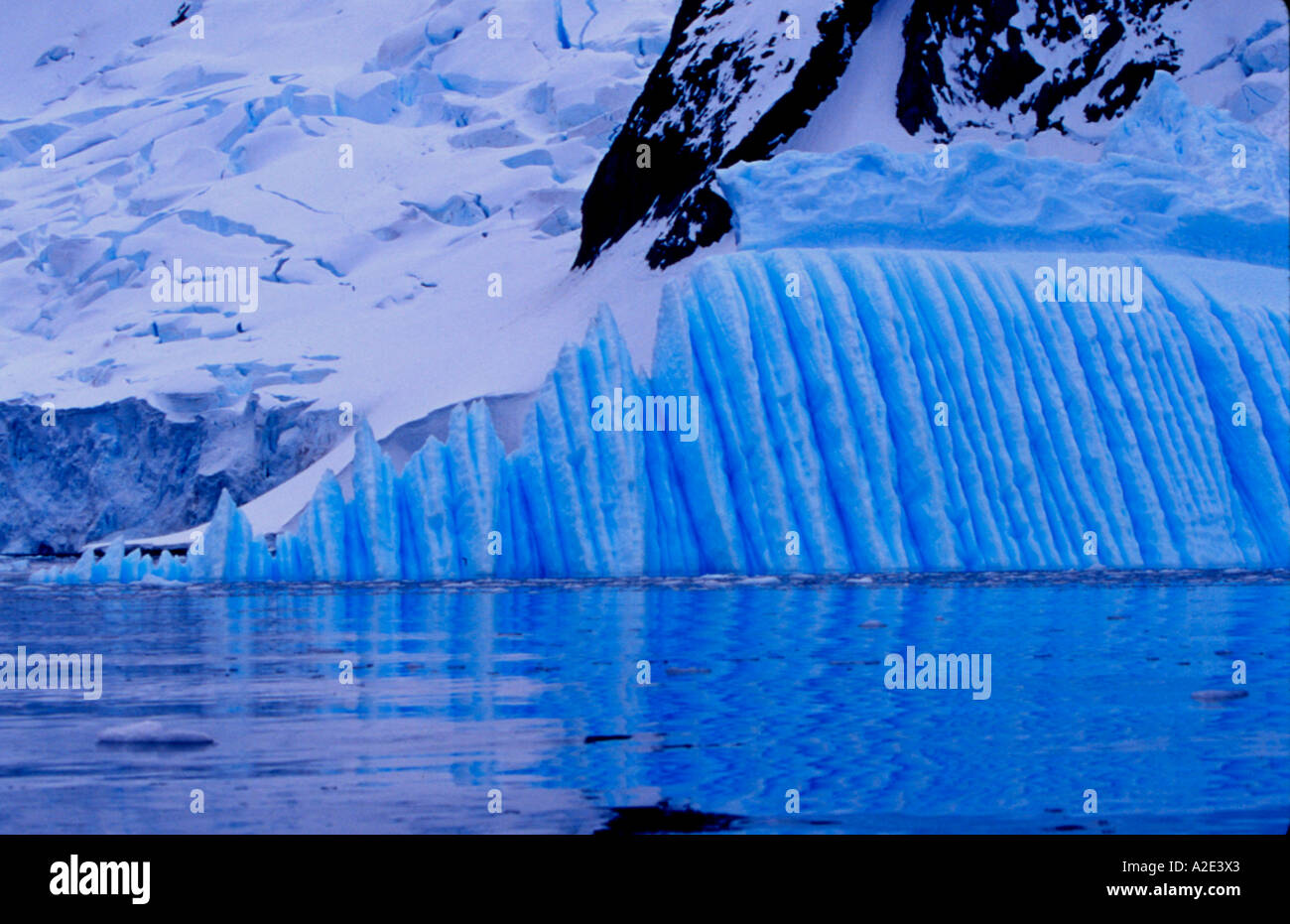 Pleneau Iceberg Graveyard, Antarctica: Blue Icebergs Stock Photo - Alamy