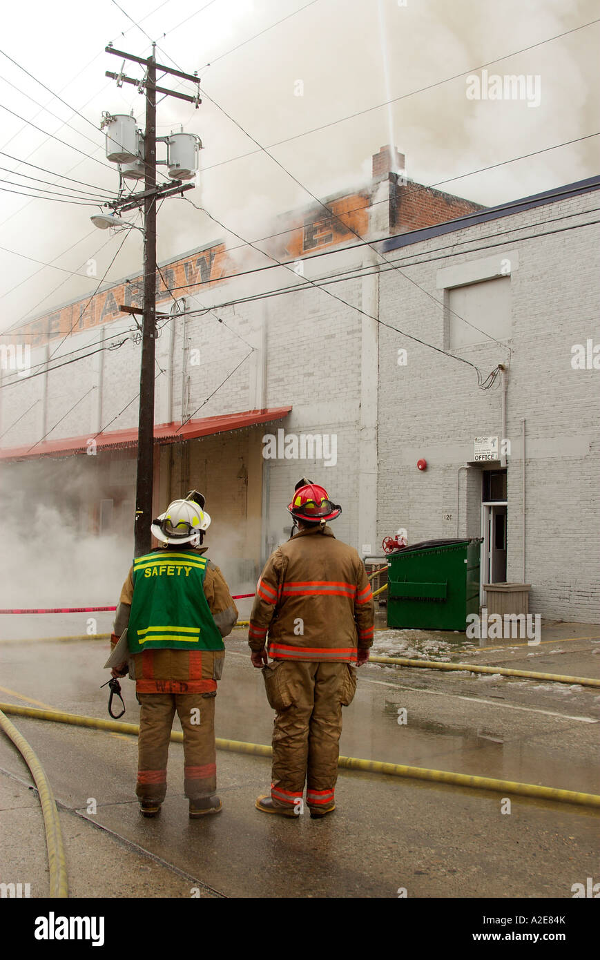 Engines in a warehouse hi-res stock photography and images - Alamy