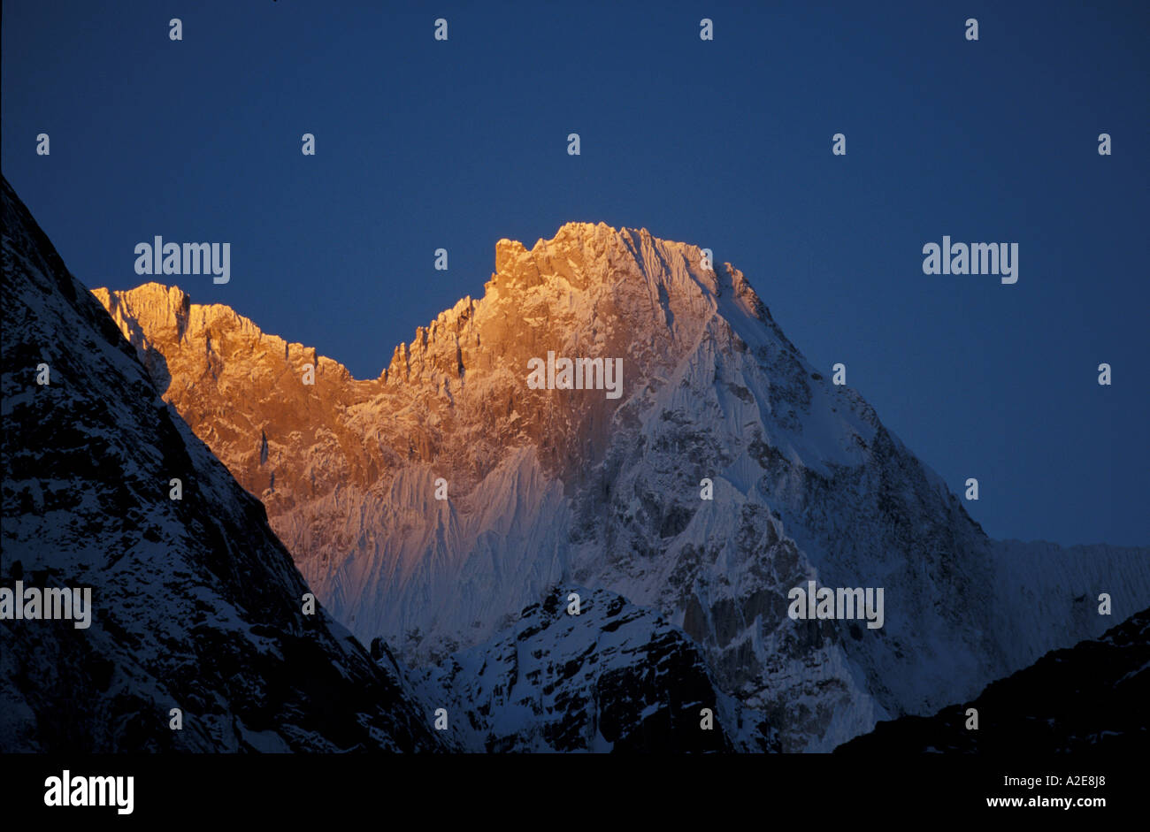 Chomolonzo hi-res stock photography and images - Alamy