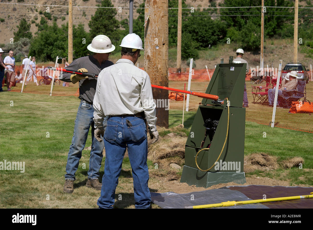 Photo of a lineman at the Andrew York Lineman Rodeo Stock Photo - Alamy