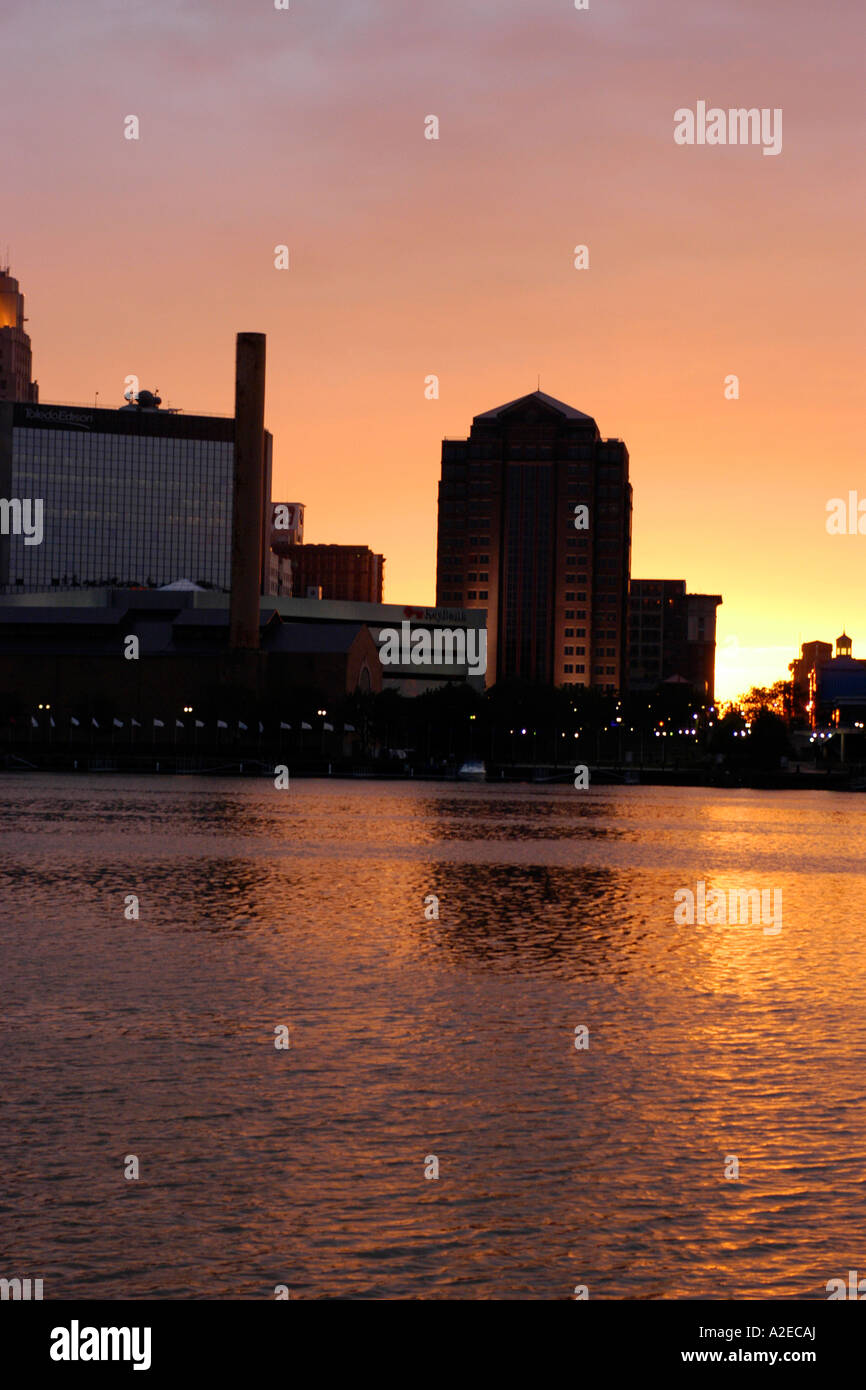 Maumee Riverfront view of Toledo city in Ohio at sunset Stock Photo - Alamy