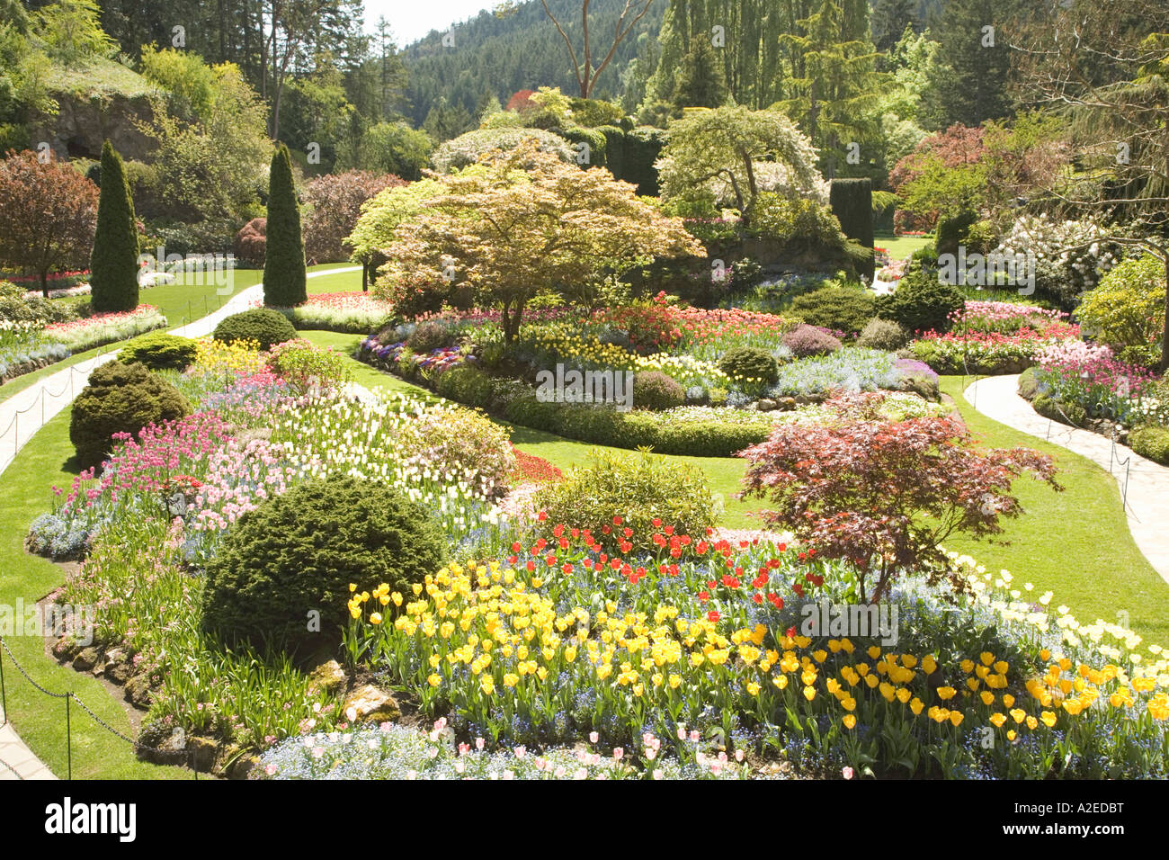 Garden path winds hi-res stock photography and images - Alamy