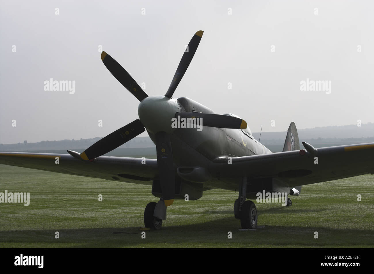 Spitfire aircraft nose hi-res stock photography and images - Alamy