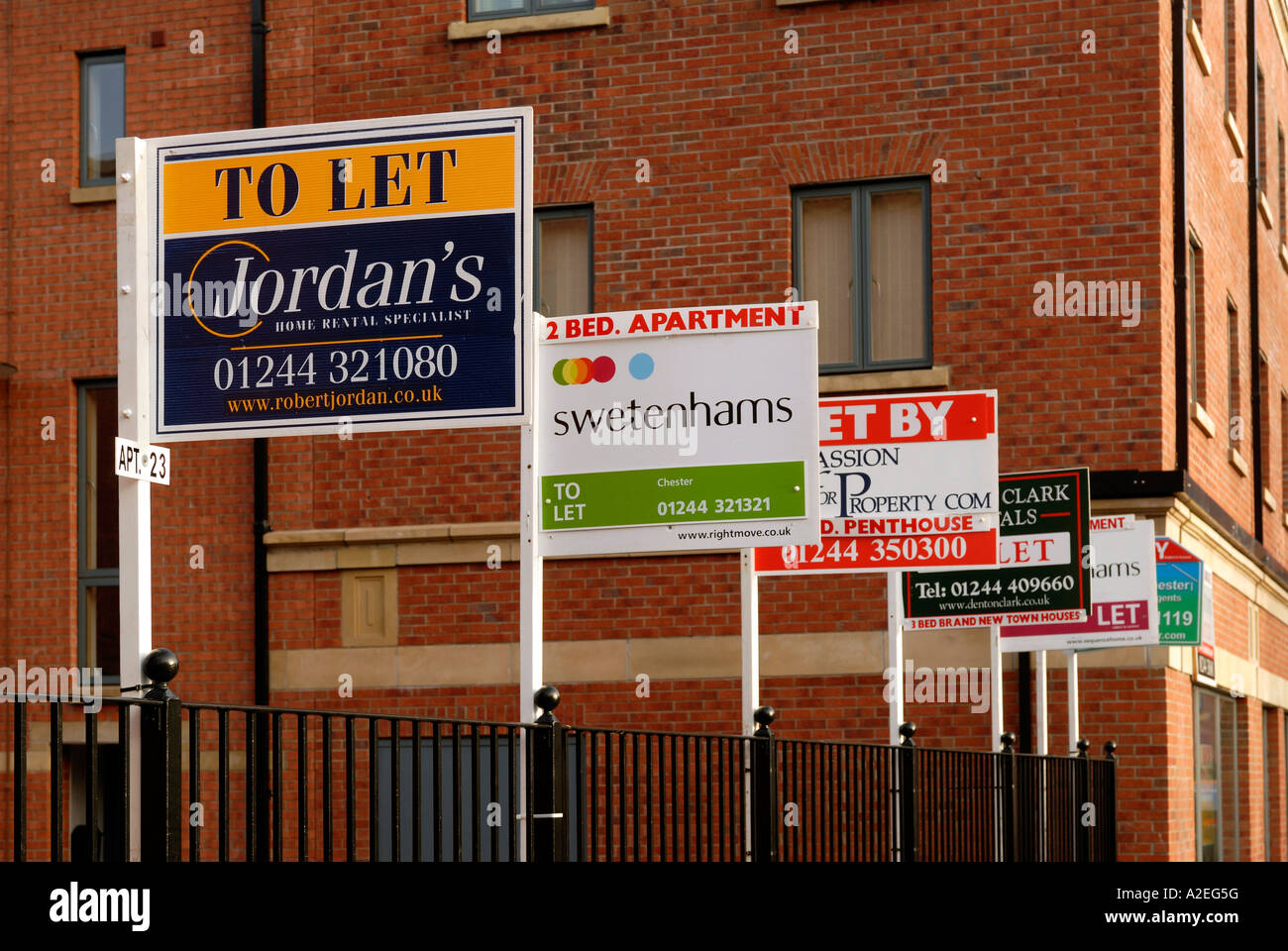 Estate Agent Boards High Resolution Stock Photography and Images - Alamy
