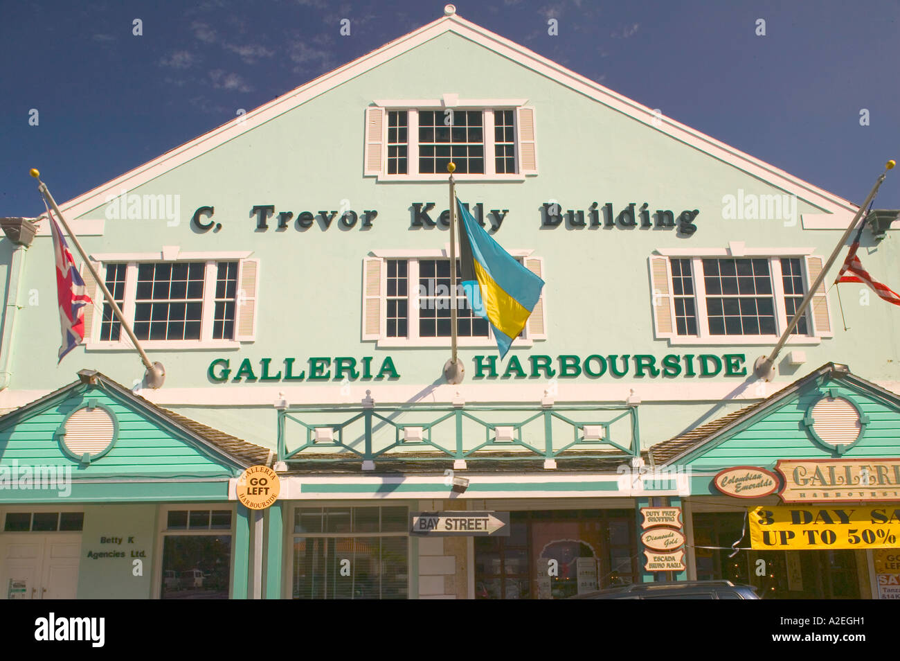 Nassau bahamas bay street shops hi-res stock photography and images - Alamy