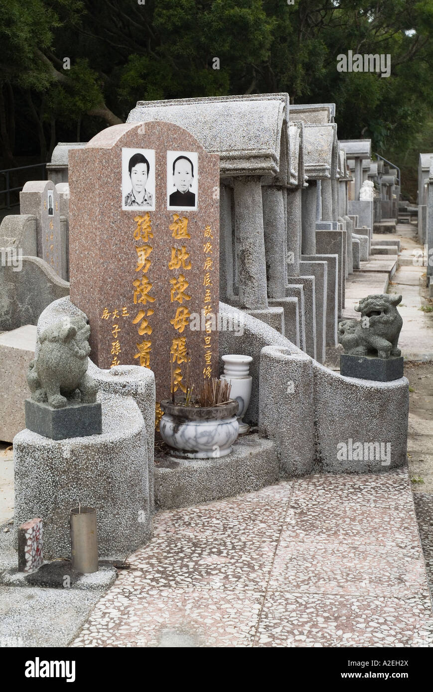 dh CHEUNG CHAU HONG KONG Chinese graveyard rows of gravestones in Stock ...