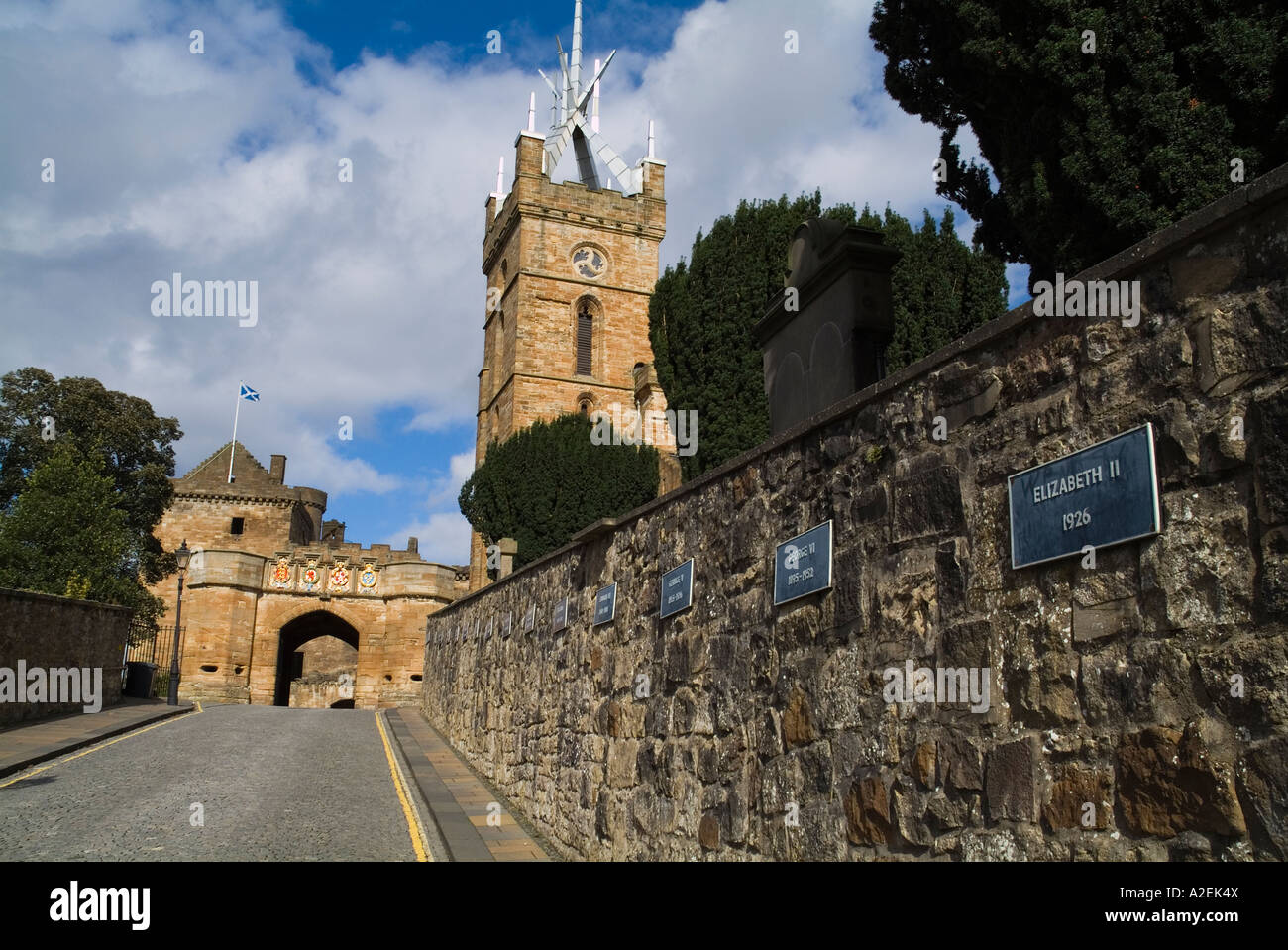 dh Linlithgow Palace outer gate LINLITHGOW LOTHIAN Monarchs wall ...