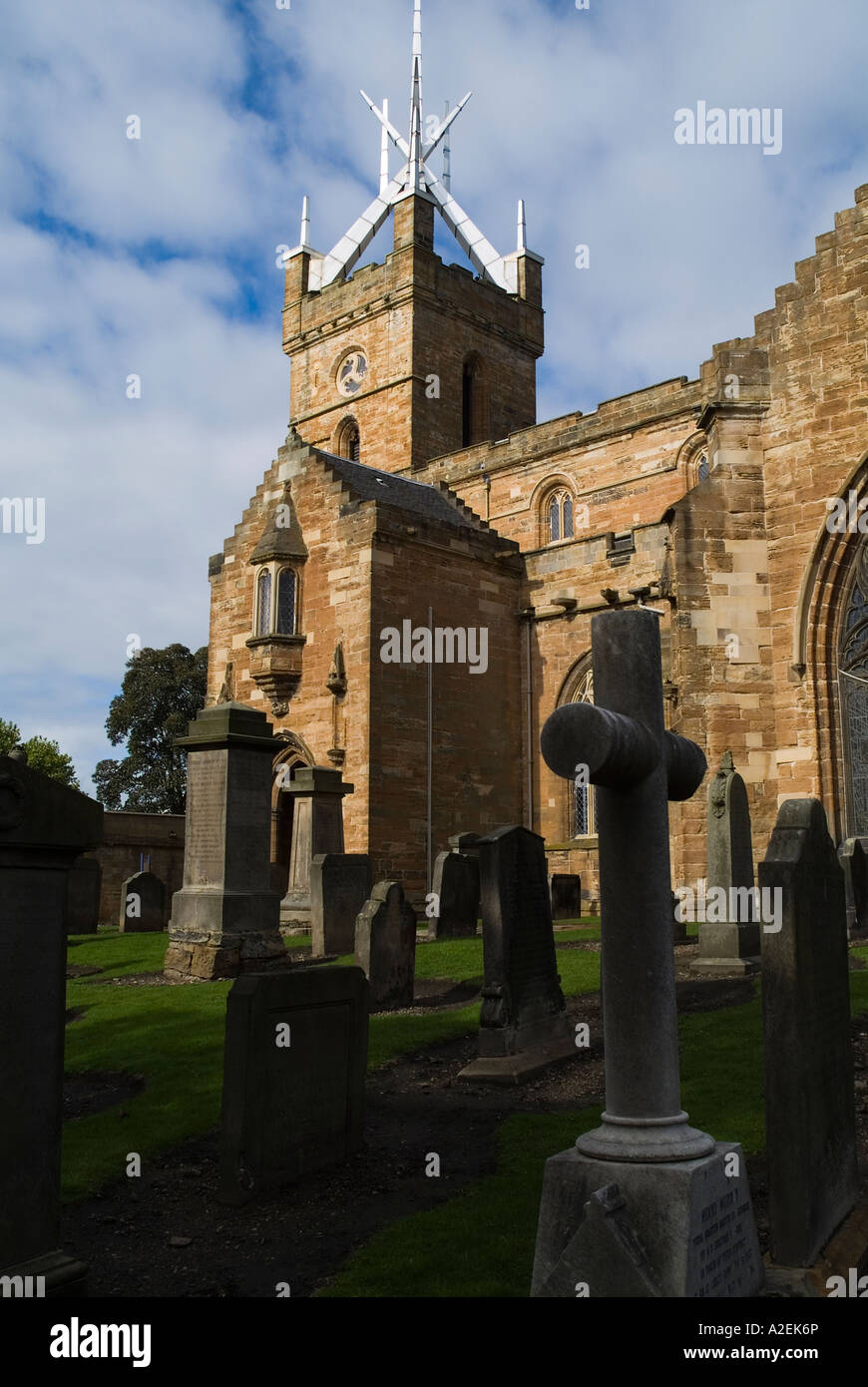 dh St Michaels Parish Church LINLITHGOW LOTHIAN Crown on church tower ...