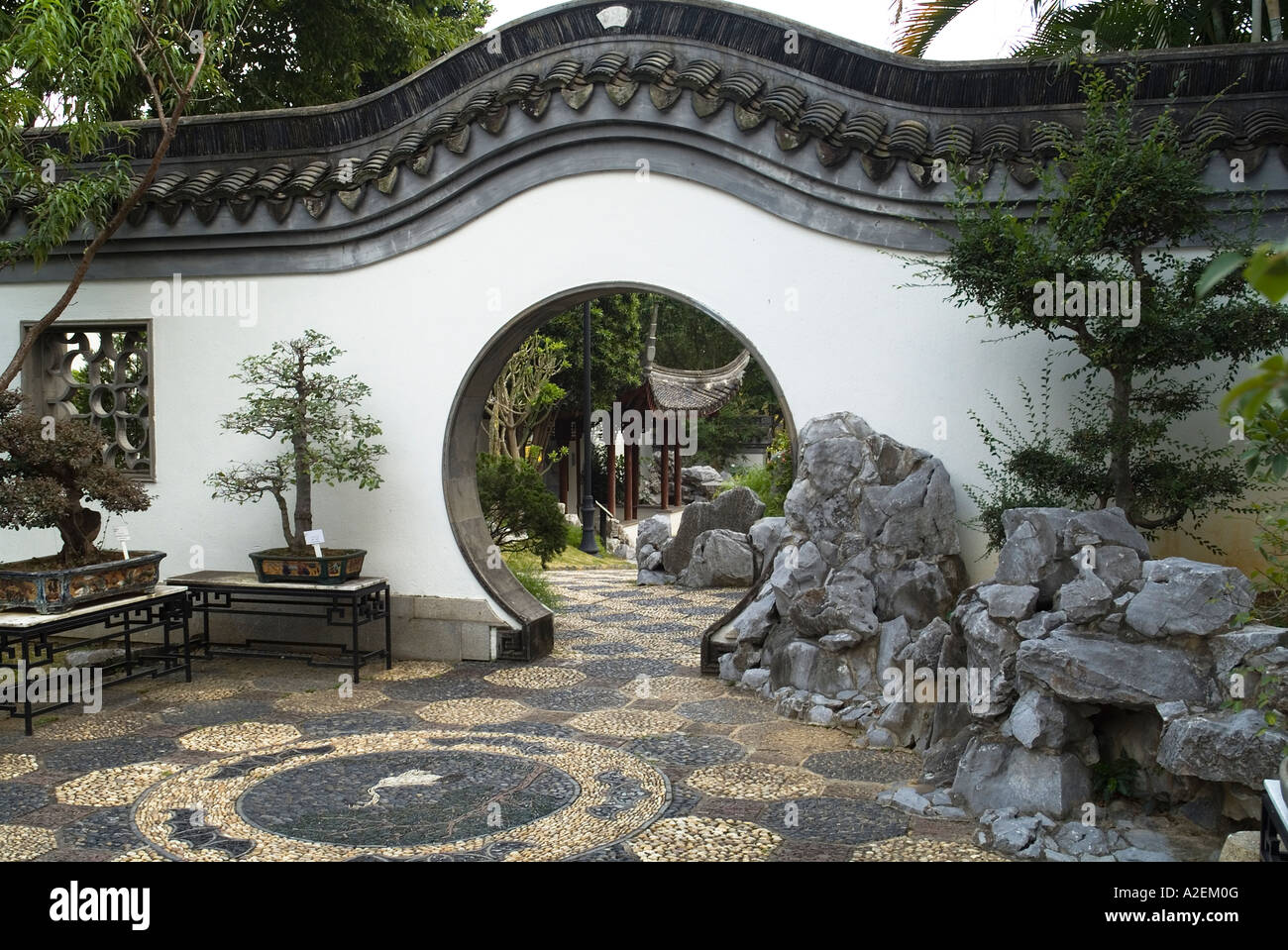 Feng shui gate entrance hi-res stock photography and images - Alamy