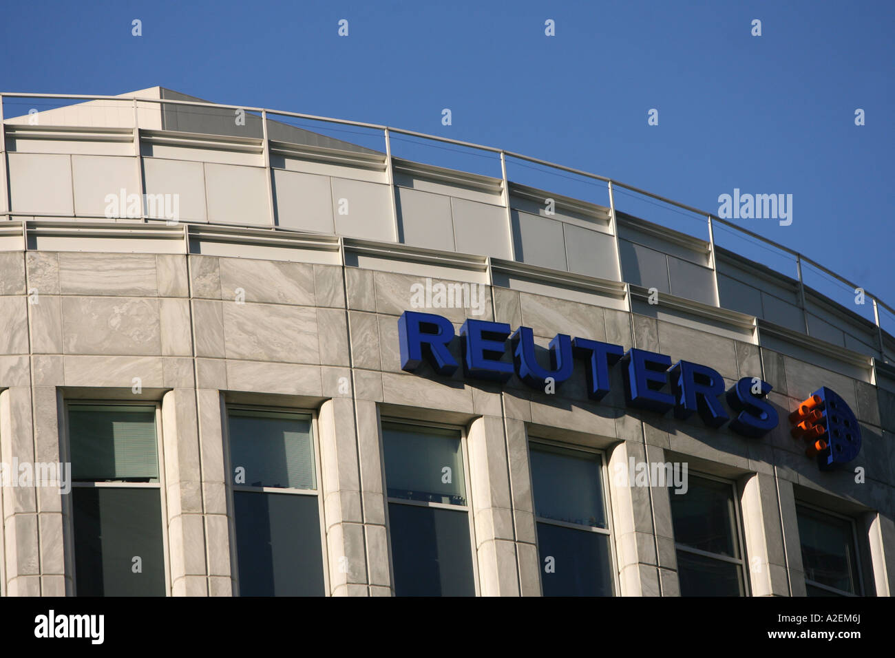 Reuters building canary wharf hi-res stock photography and images - Alamy