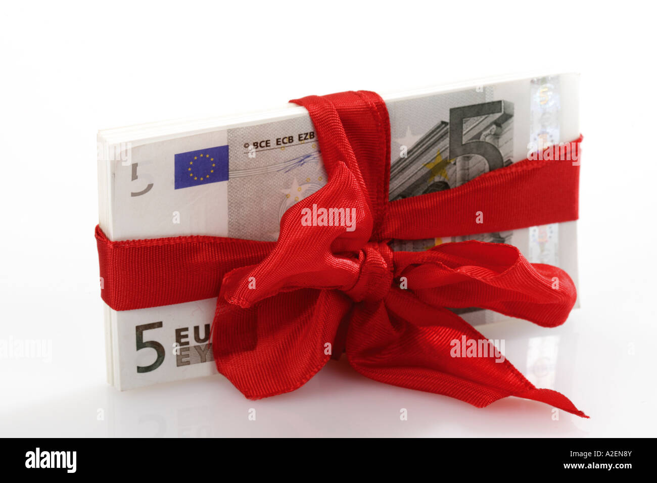 5 euro banknotes hi-res stock photography and images - Alamy