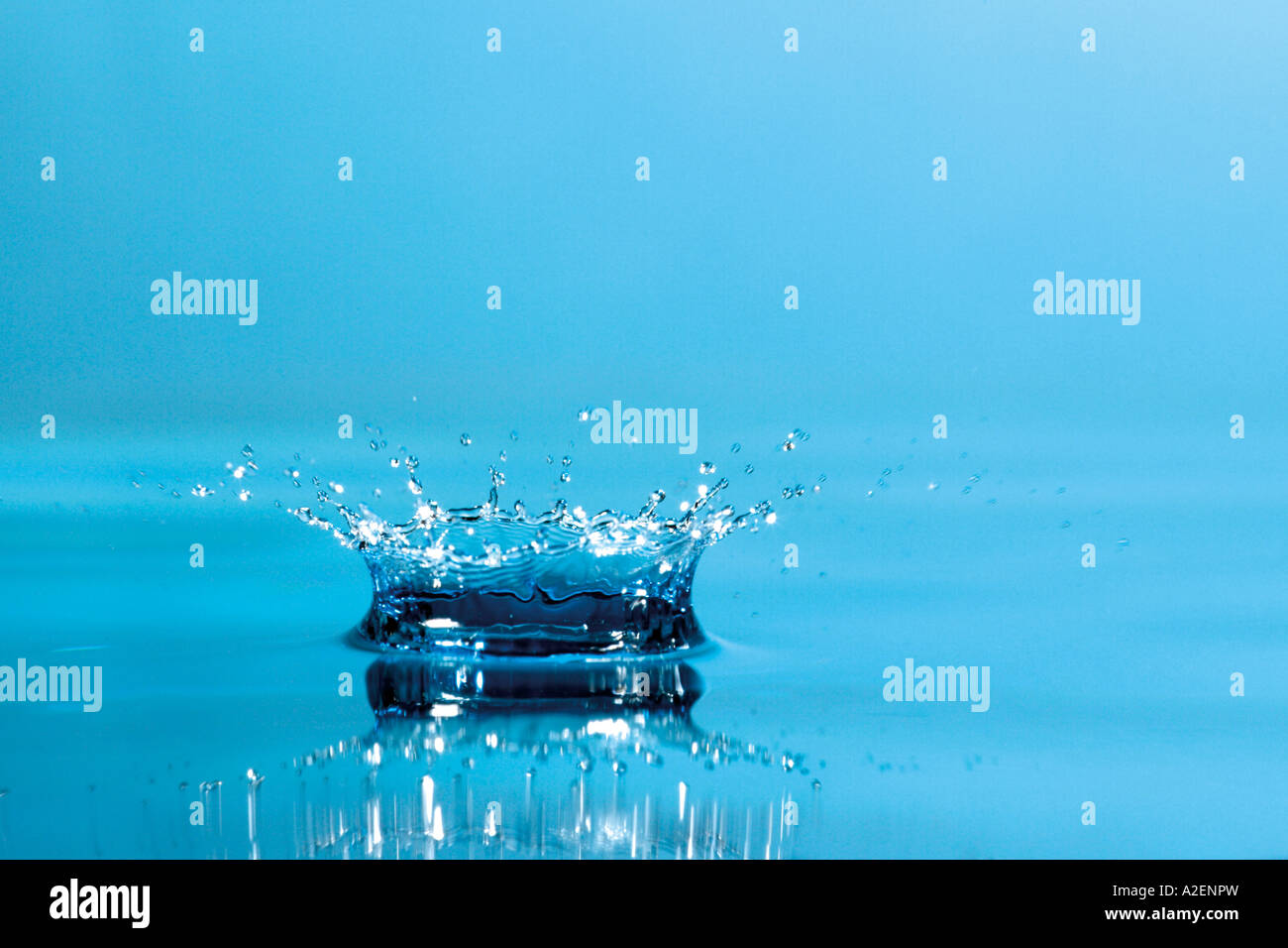 Water crown hi-res stock photography and images - Alamy