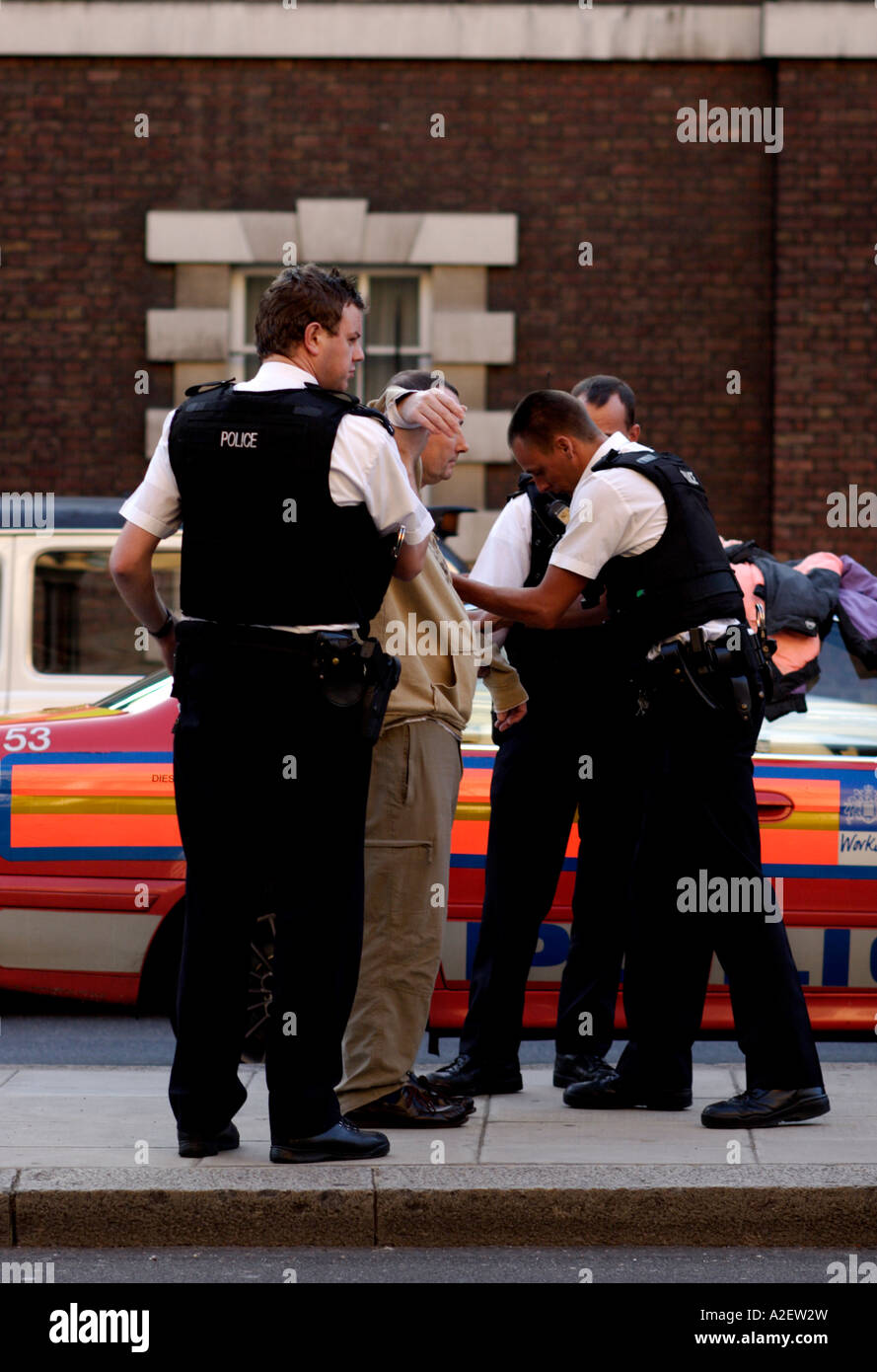 Questioning a victim hi-res stock photography and images - Alamy