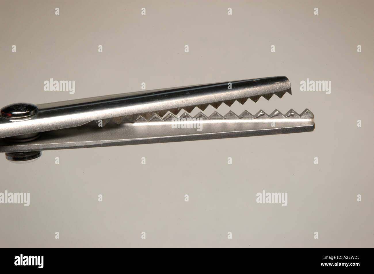 Pinking scissors hi-res stock photography and images - Alamy