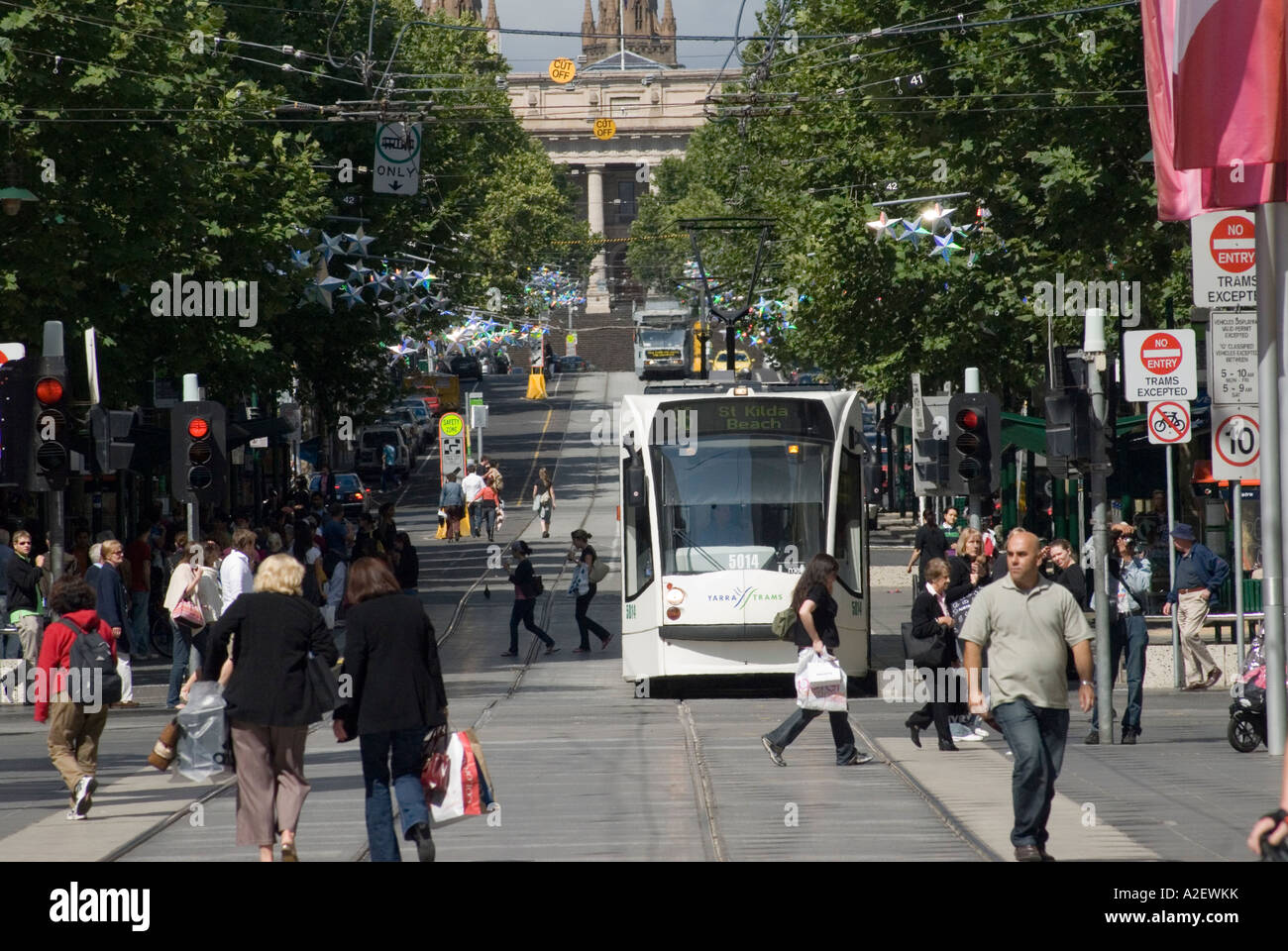 Trams and people in Bourke Street Mall downtown Melbourne Victoria ...
