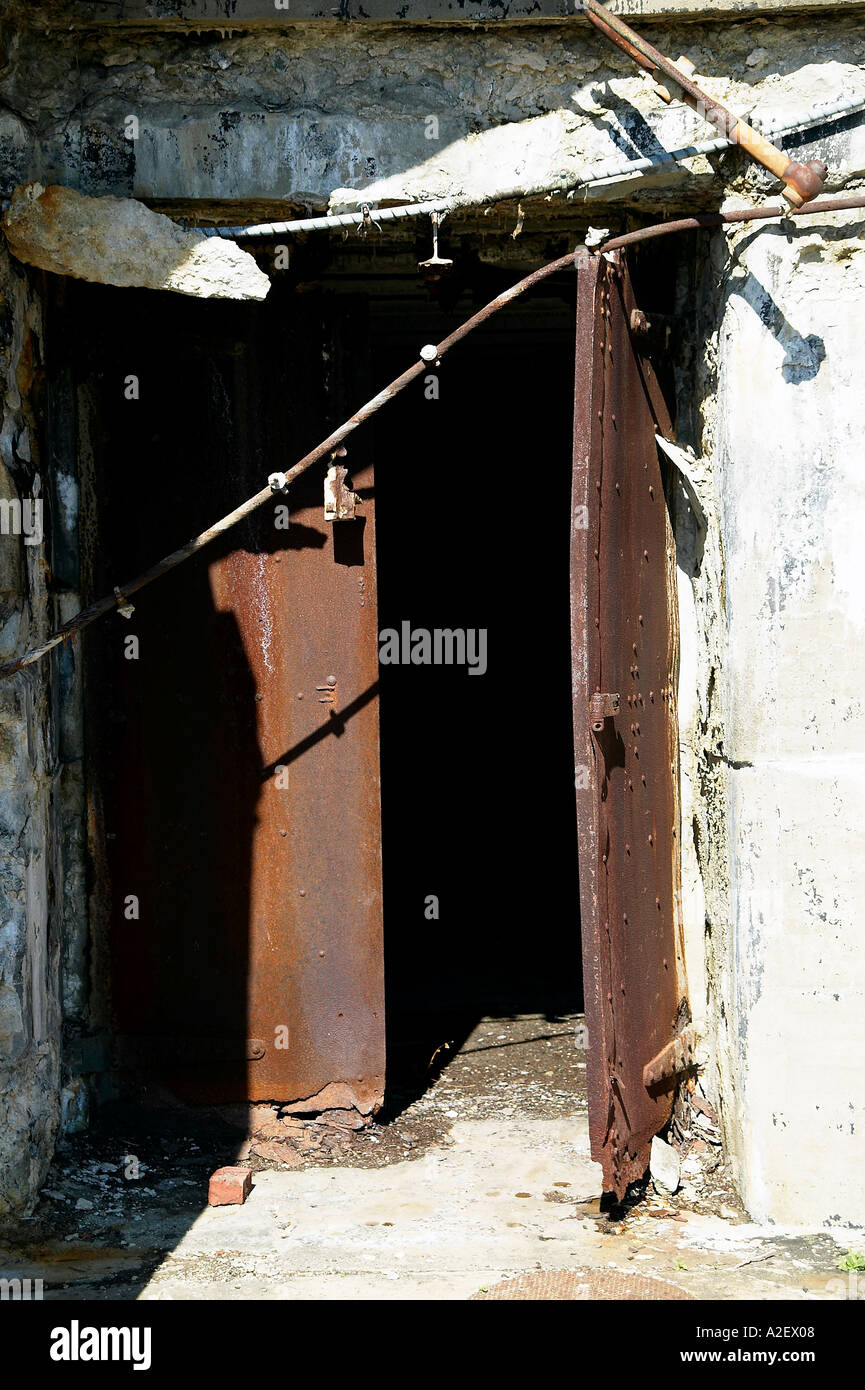Iron bunker door hi-res stock photography and images - Alamy