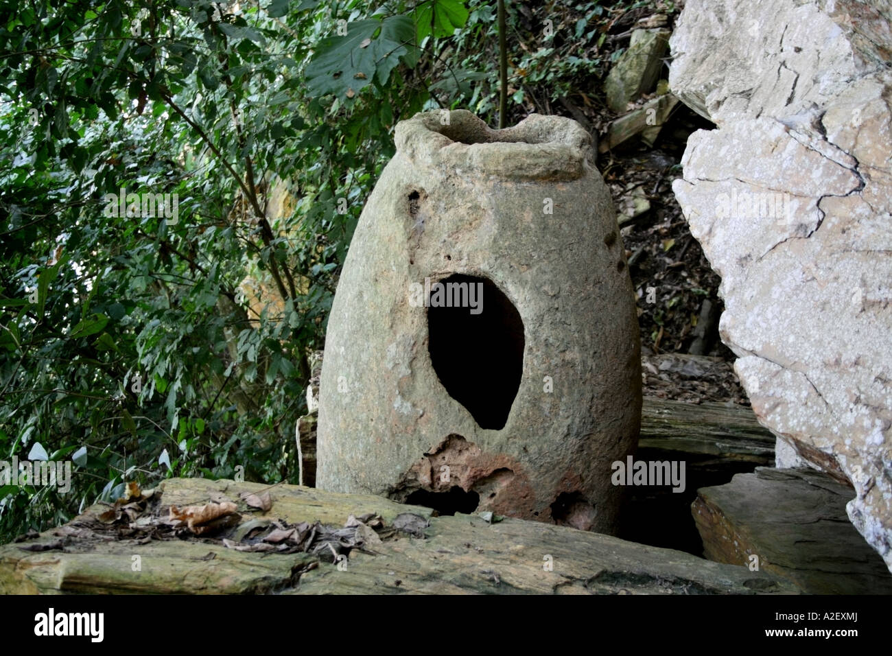 400 year old pot from Ashanti and Ewe conflict, Mount Klouto, Togo ...