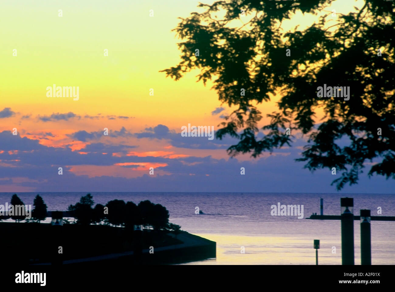 Sunrise at lakefront Milwaukee Wisconsin USA Stock Photo - Alamy