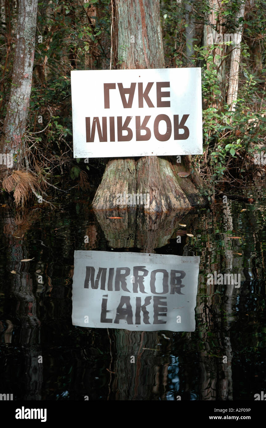P32 026 Okefenokee - Mirror Lake Sign - Georgia Stock Photo - Alamy