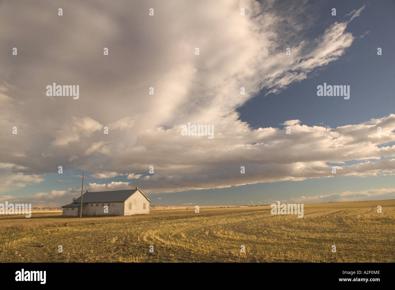 Stand off hi-res stock photography and images - Alamy