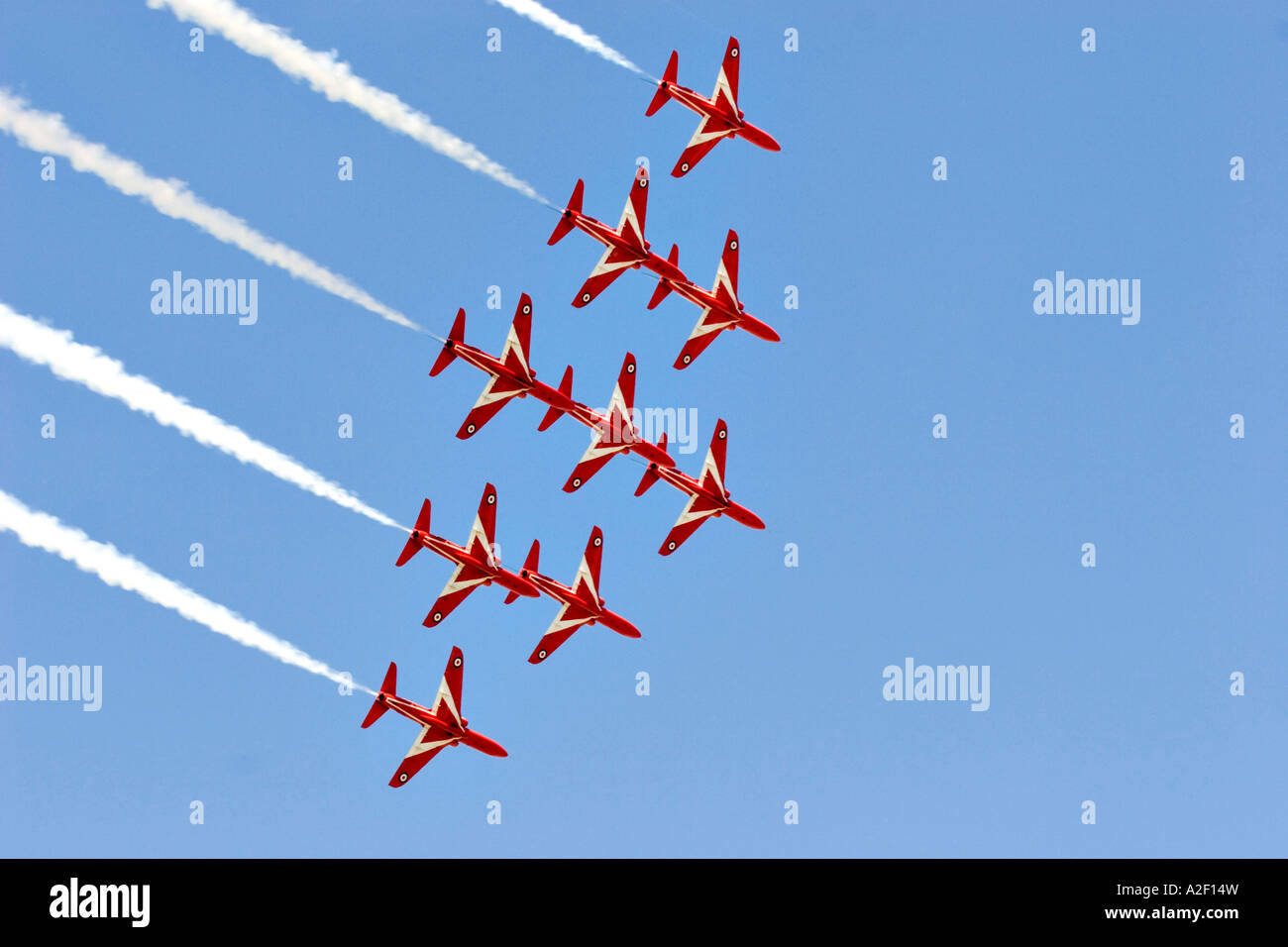 RAF Red Arrows flying in formation Stock Photo - Alamy
