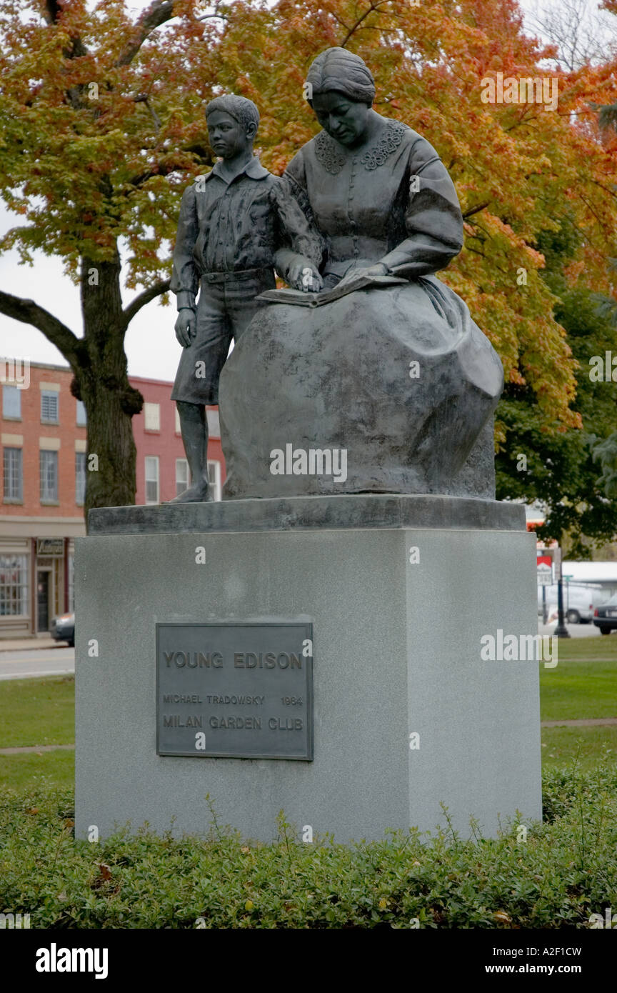 P32 136 Milan Ohio - Young Edison Statue 2 Stock Photo - Alamy