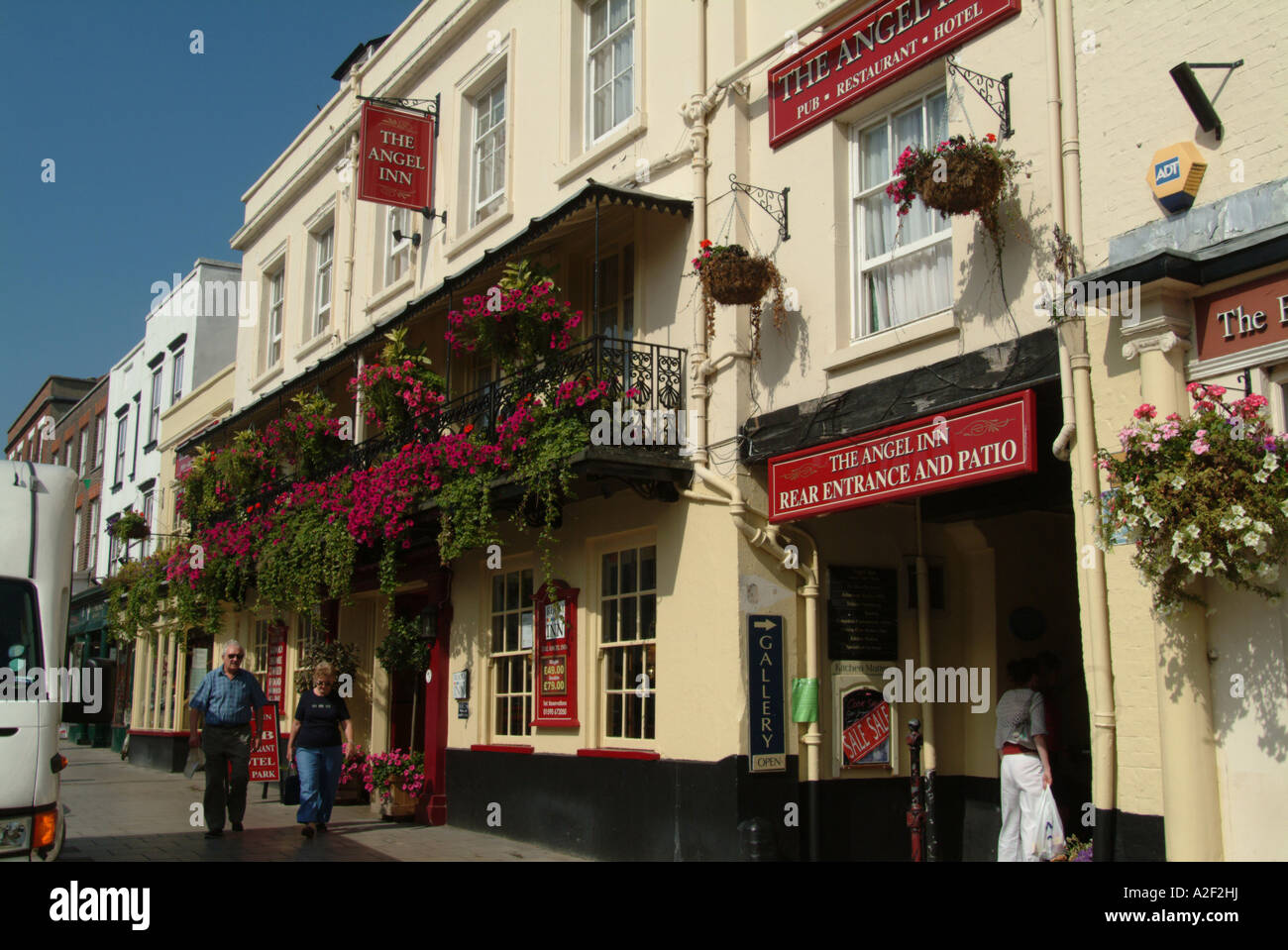The Angel Inn , Lymington, Hampshire, England, UK Stock Photo - Alamy