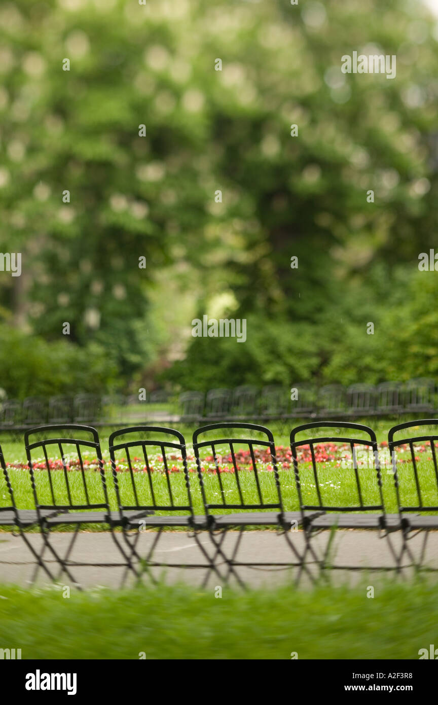 AUSTRIA, Vienna: Park Benches / Defocussed / Burggarten / Palace ...