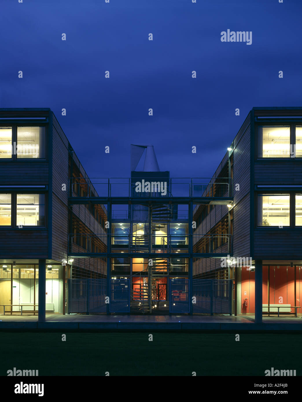 Jubilee Campus, University of Nottingham at night 1999. Architect ...