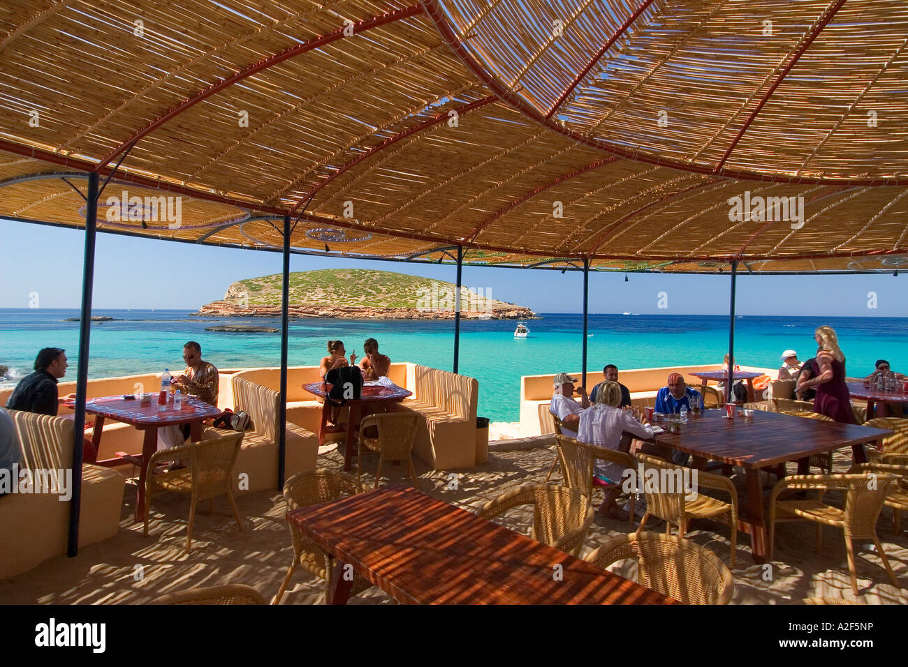 Spanien Balearen Ibiza beach Cala Comte beach cafe Stock Photo - Alamy