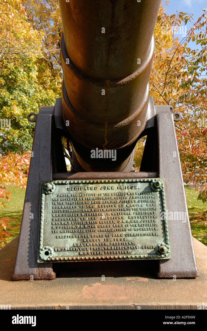 Trophy cannon detail from sunken Spanish Cruiser Castilla Stock Photo ...