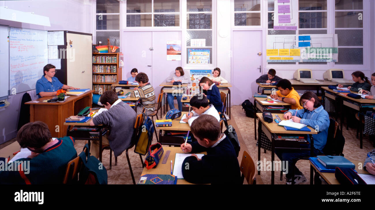 School classroom children france hi-res stock photography and images ...