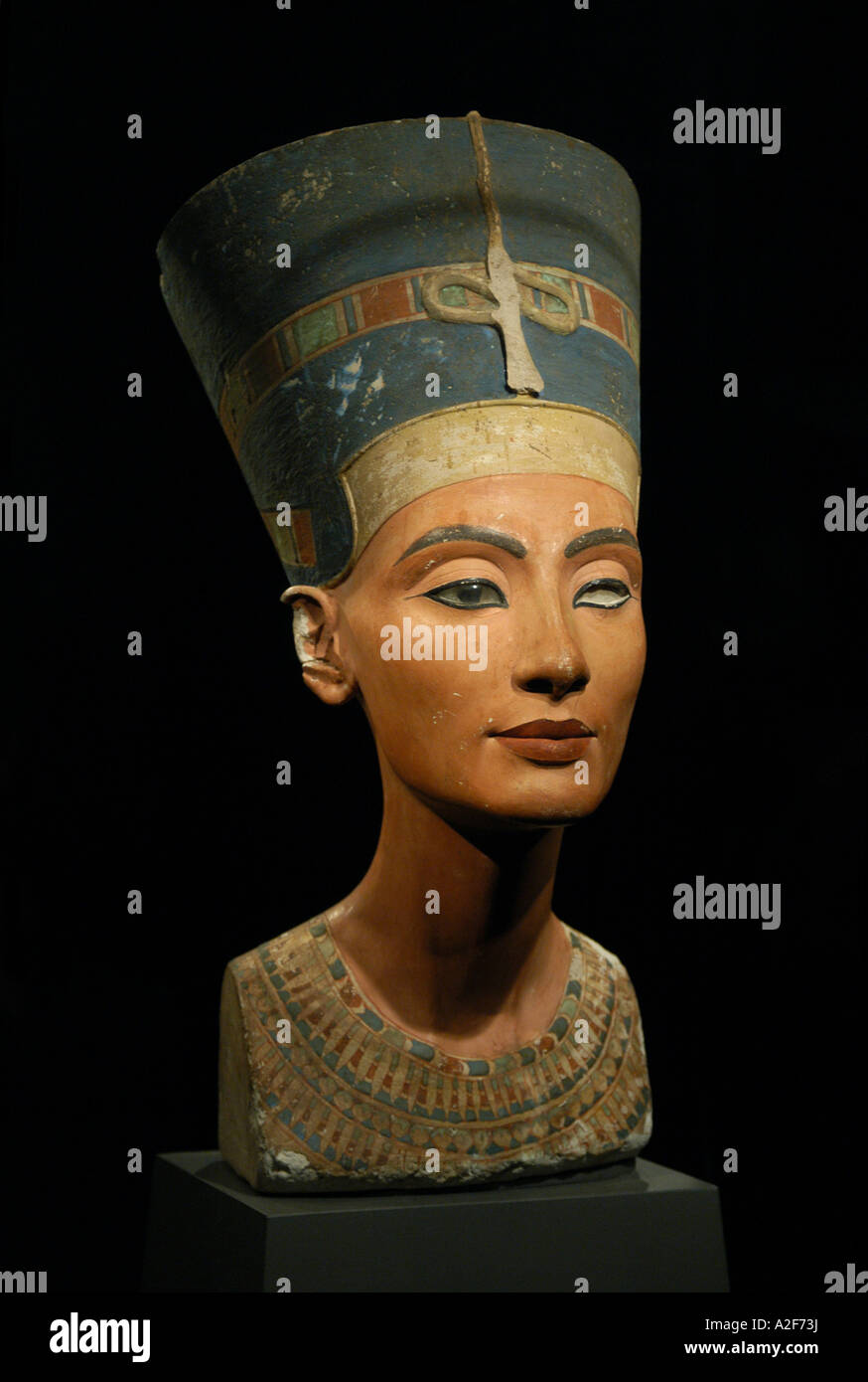 Nefertiti hi-res stock photography and images - Alamy