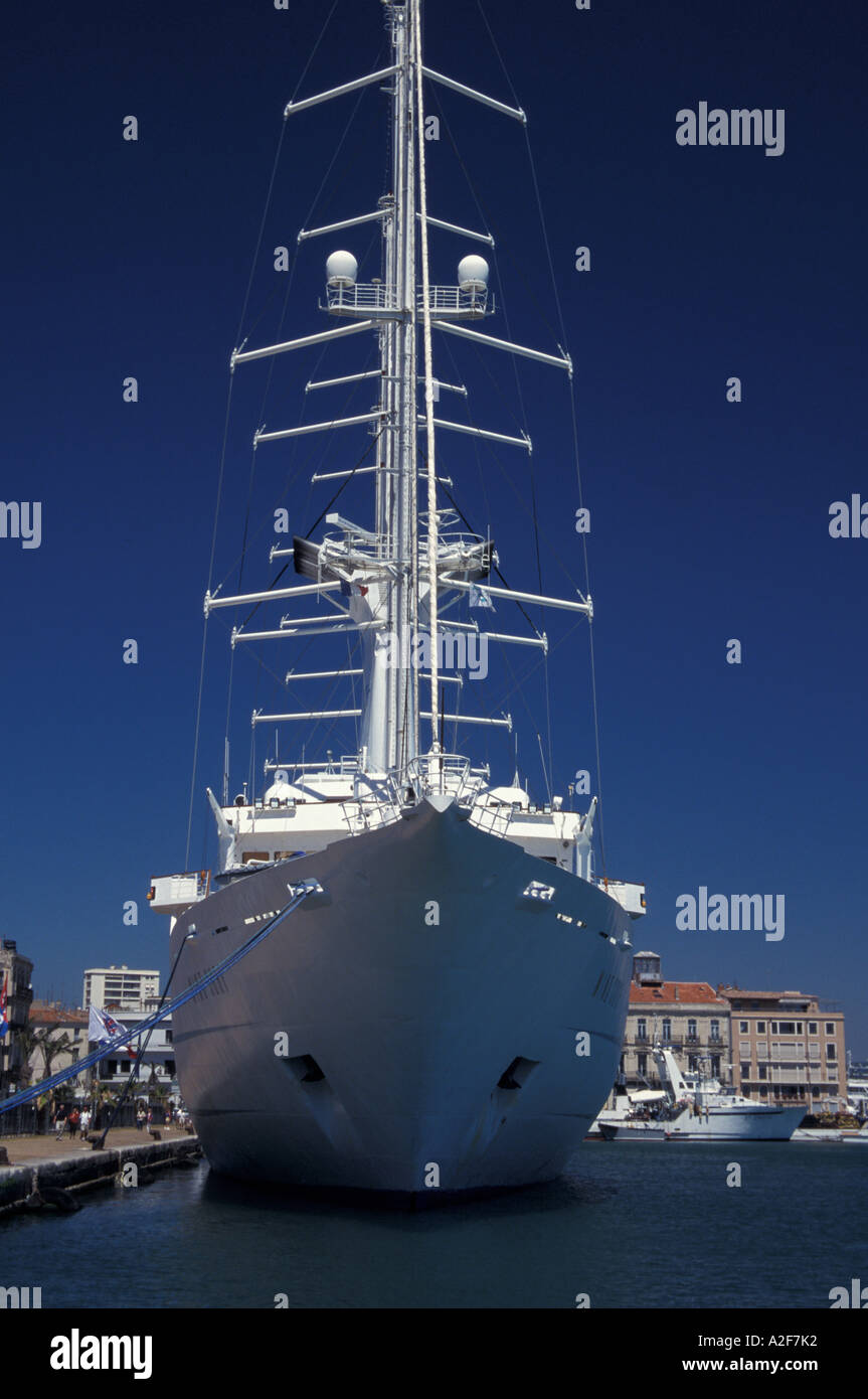 Sete port dock hi-res stock photography and images - Alamy