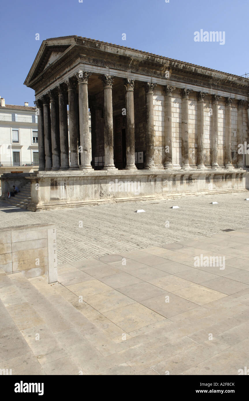 Nimes, city center Stock Photo - Alamy