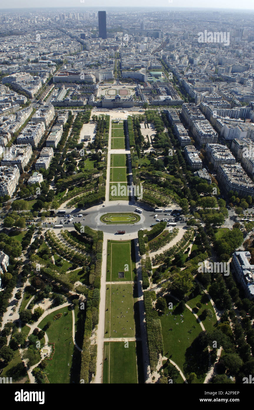 Paris, Parc du Champ de Mars Stock Photo - Alamy