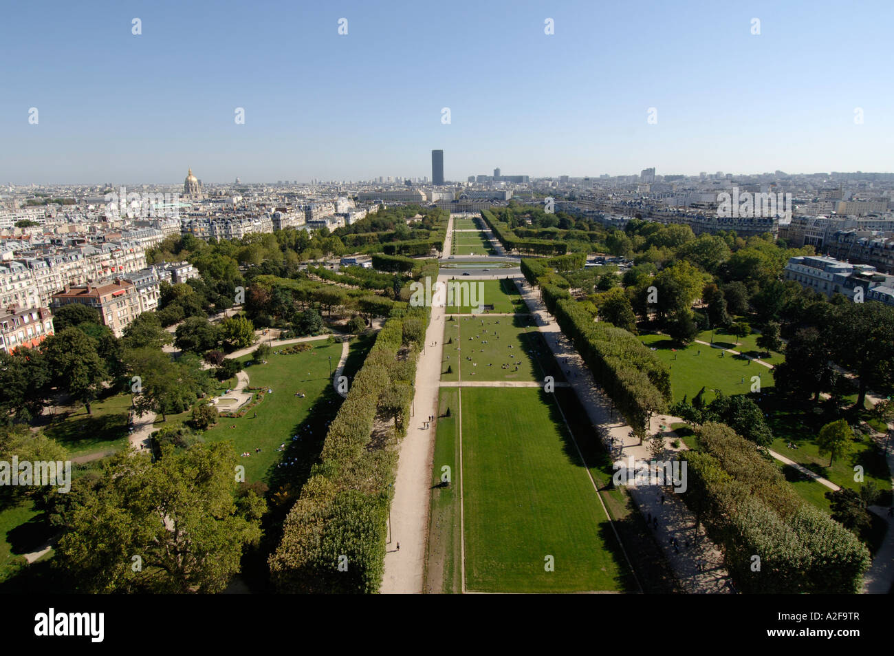 Paris, Parc du Champ de Mars Stock Photo - Alamy