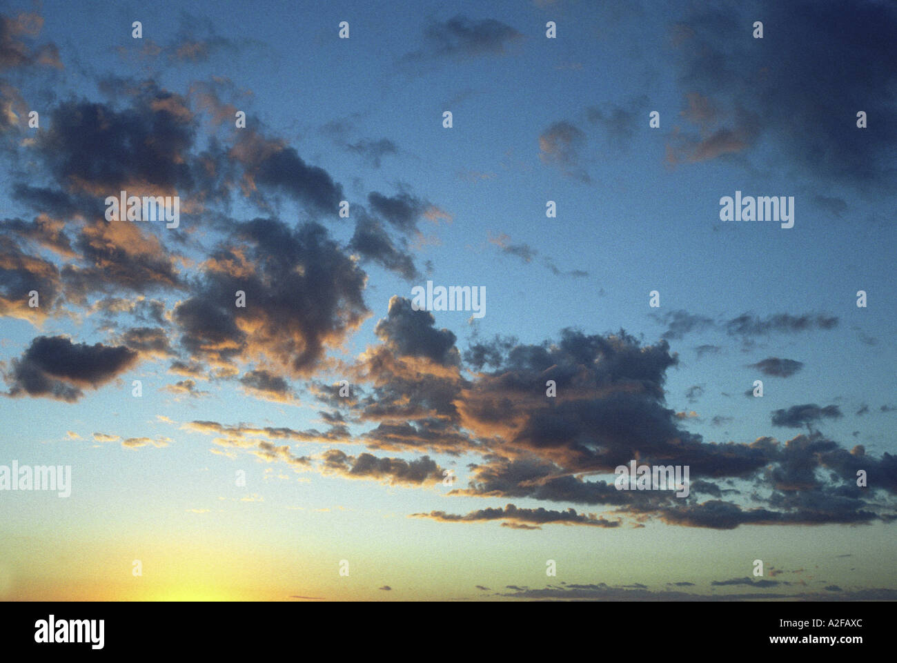 Light blue and pink sunset hi-res stock photography and images - Alamy