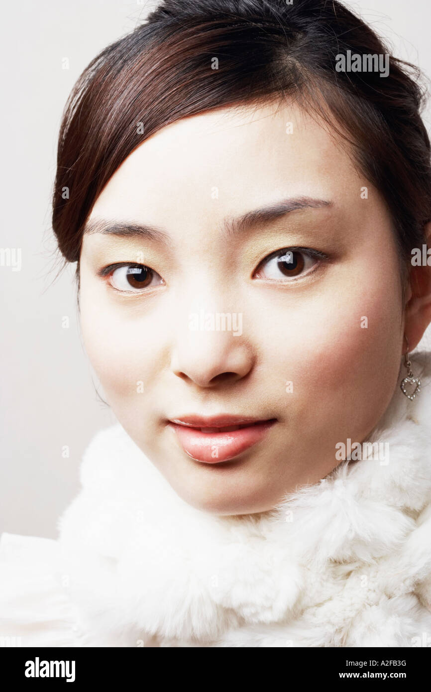 Woman fur around neck hi-res stock photography and images - Alamy