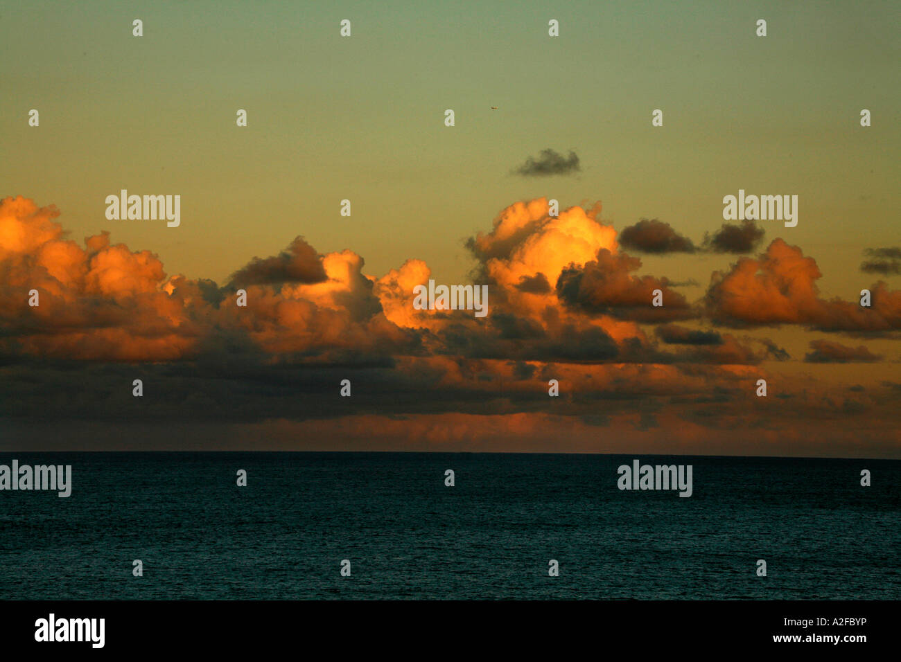 Colorful sky over sea hi-res stock photography and images - Alamy
