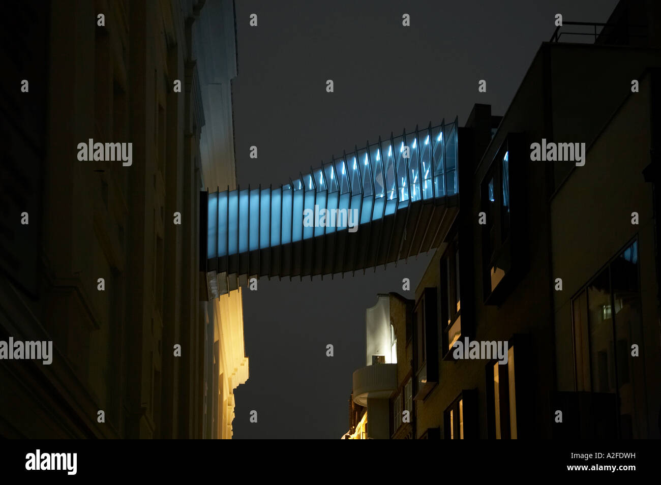 Covent garden bridge hi-res stock photography and images - Alamy