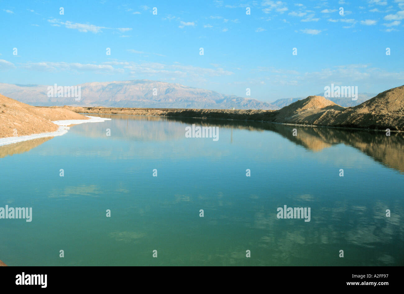 Mud on skin dead sea hi-res stock photography and images - Alamy