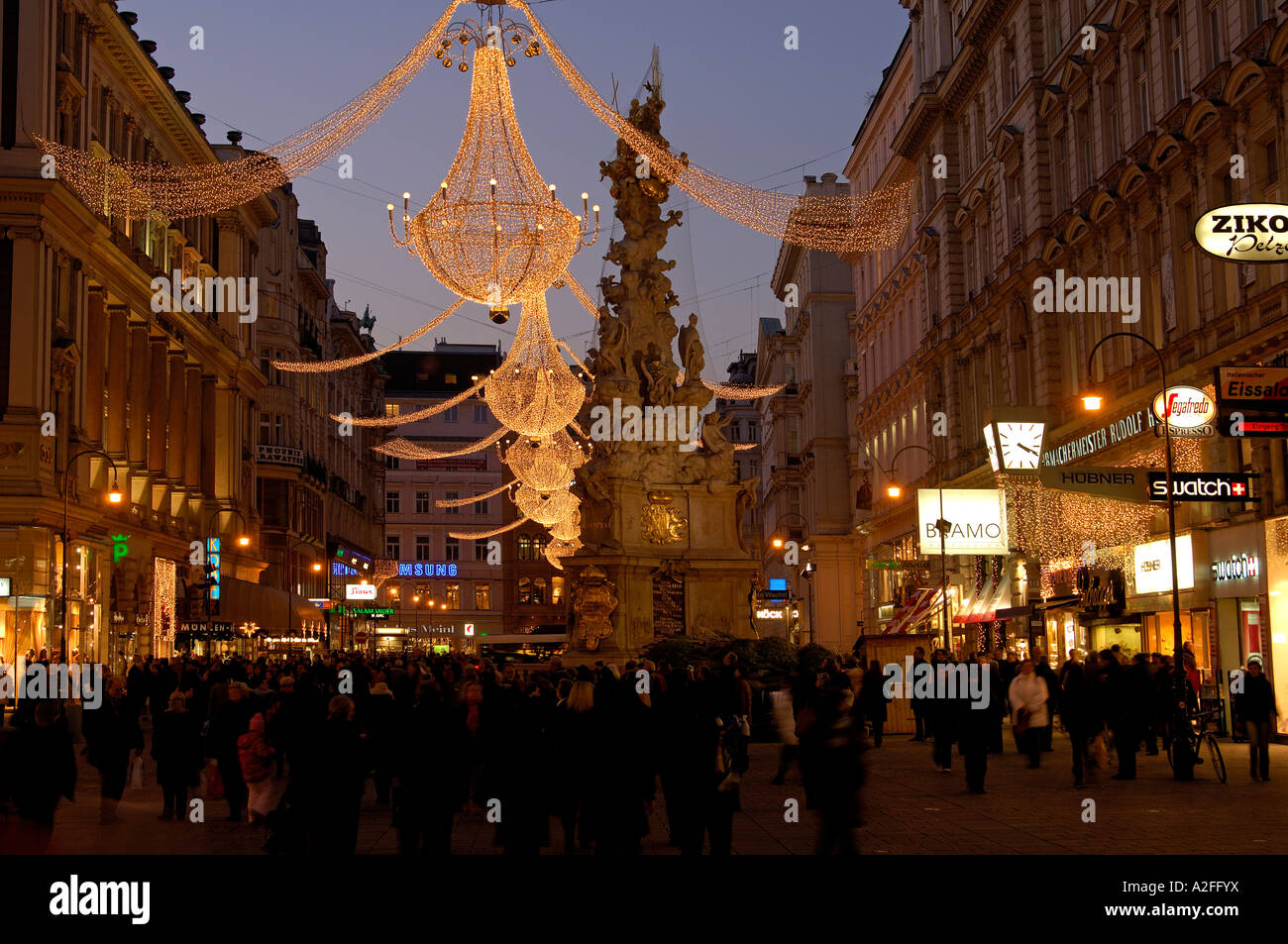 Shopping area Graben at Christmas time, Vienna, Austria Stock Photo - Alamy
