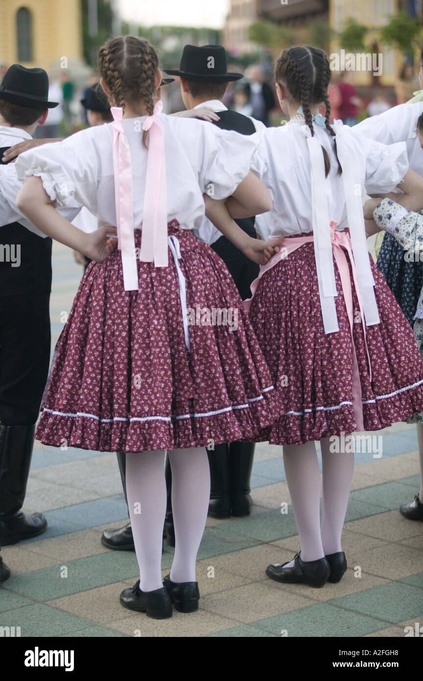 Hungarian folk dancers dancing dance hi-res stock photography and ...