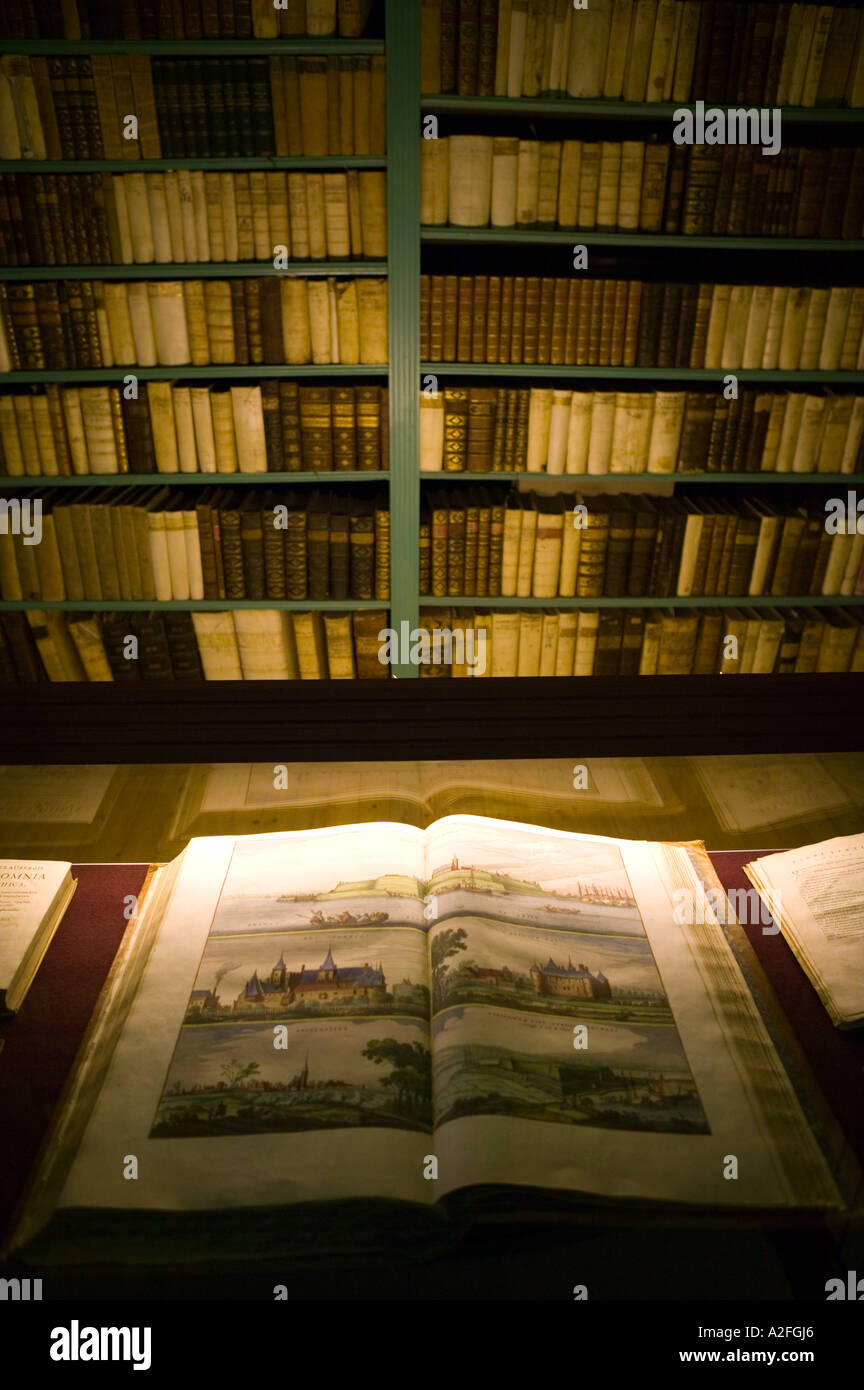 Hungary reformed college library hi-res stock photography and images ...