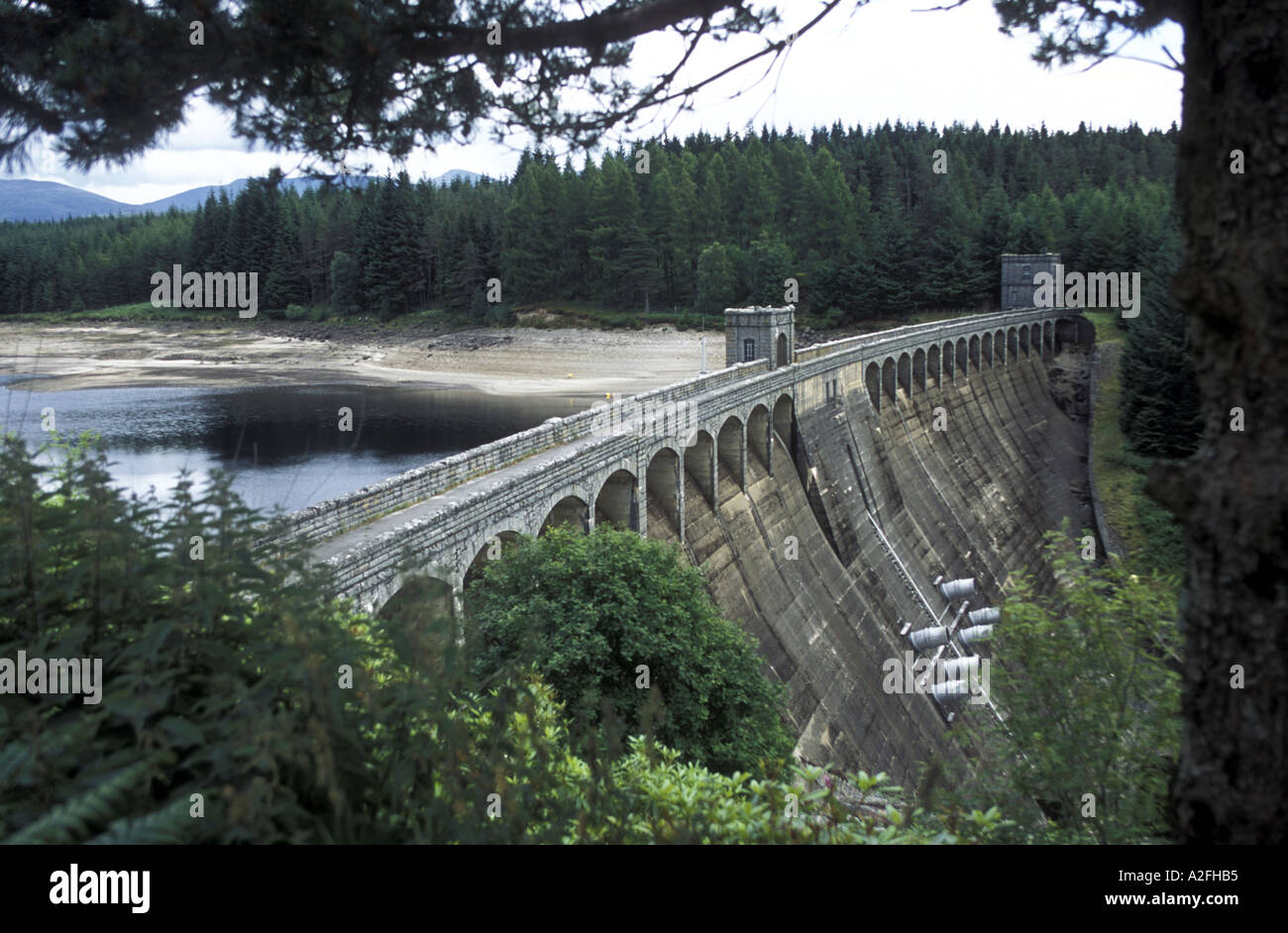 Loch laggan dam hi-res stock photography and images - Alamy