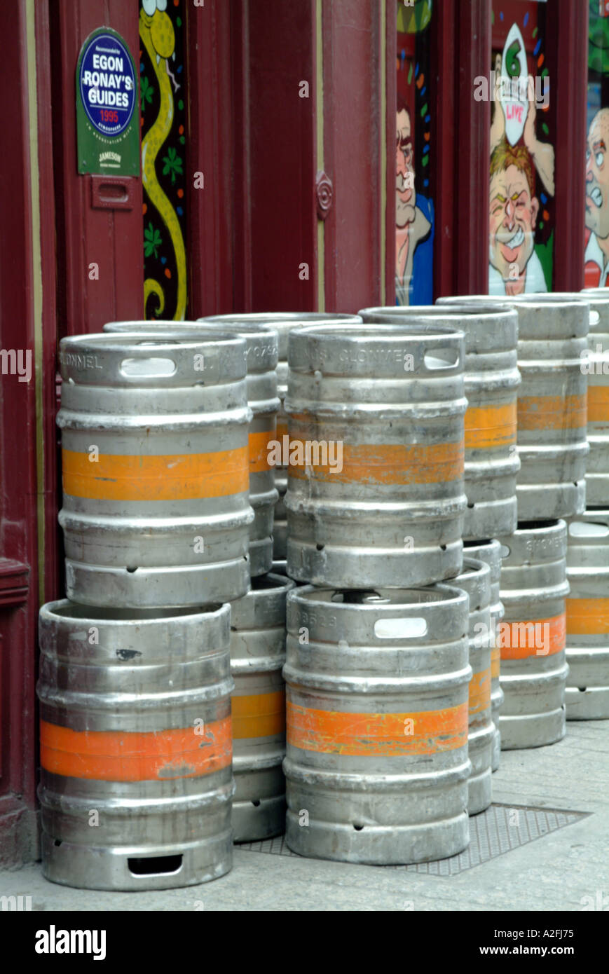 Guinness kegs hi-res stock photography and images - Alamy
