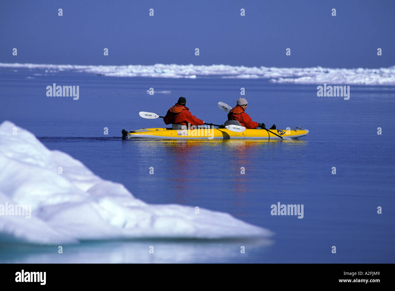 Svalbard kayaking hi-res stock photography and images - Alamy