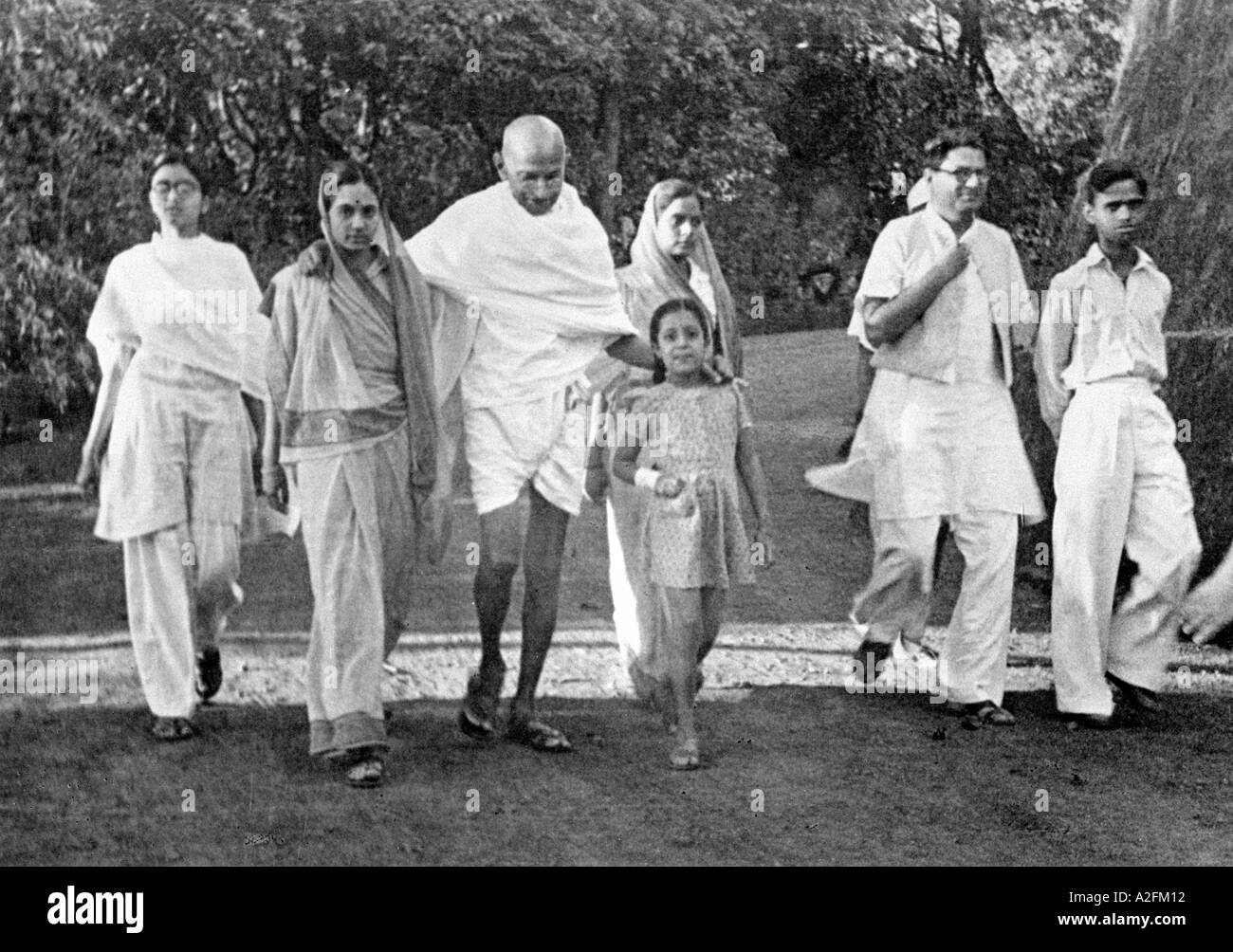 Mahatma Gandhi Walking India Black and White Stock Photos & Images - Alamy